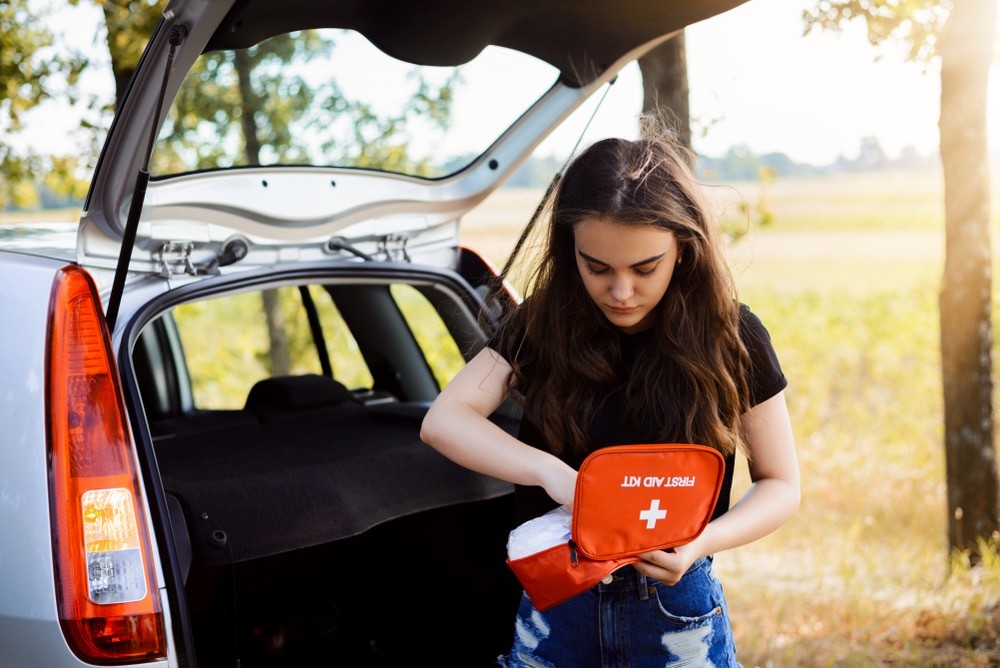 Car Survival Kit: Your Top 10 Items - PD Insurance